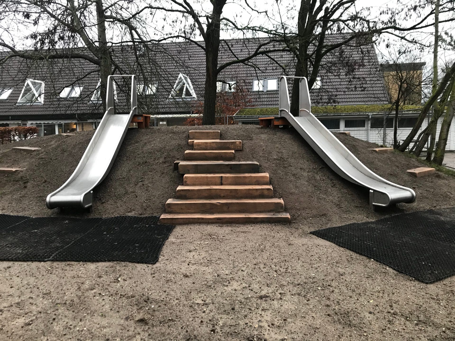 To rutsjebaner - Reference | Alt til legepladsen | PlanLeg