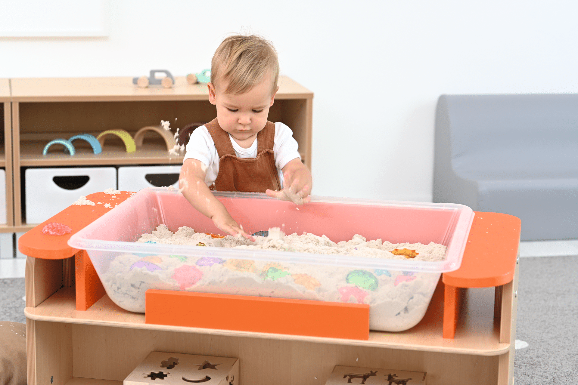 Tillægsplade med bakke til mobil reol. Køb inventar til institutioner